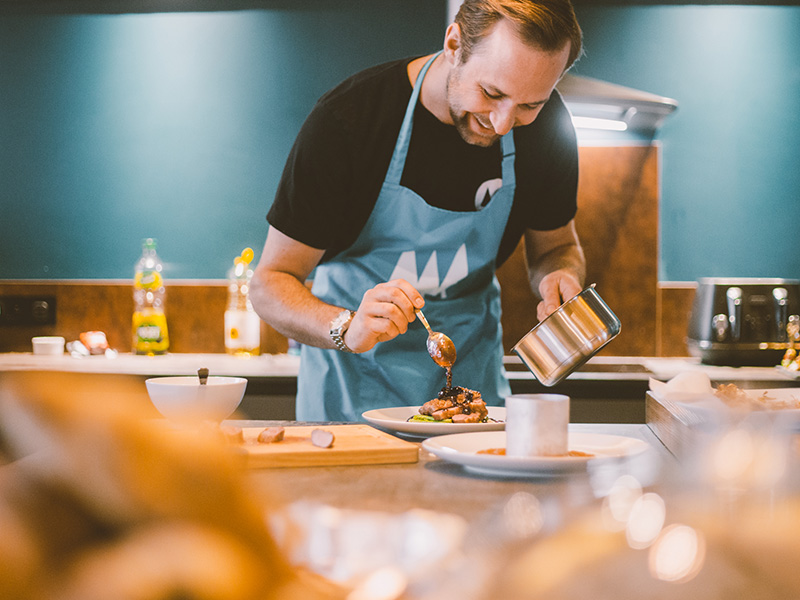 The Hoxton hits the slopes with the debut of Hox Chalet | Ennismore